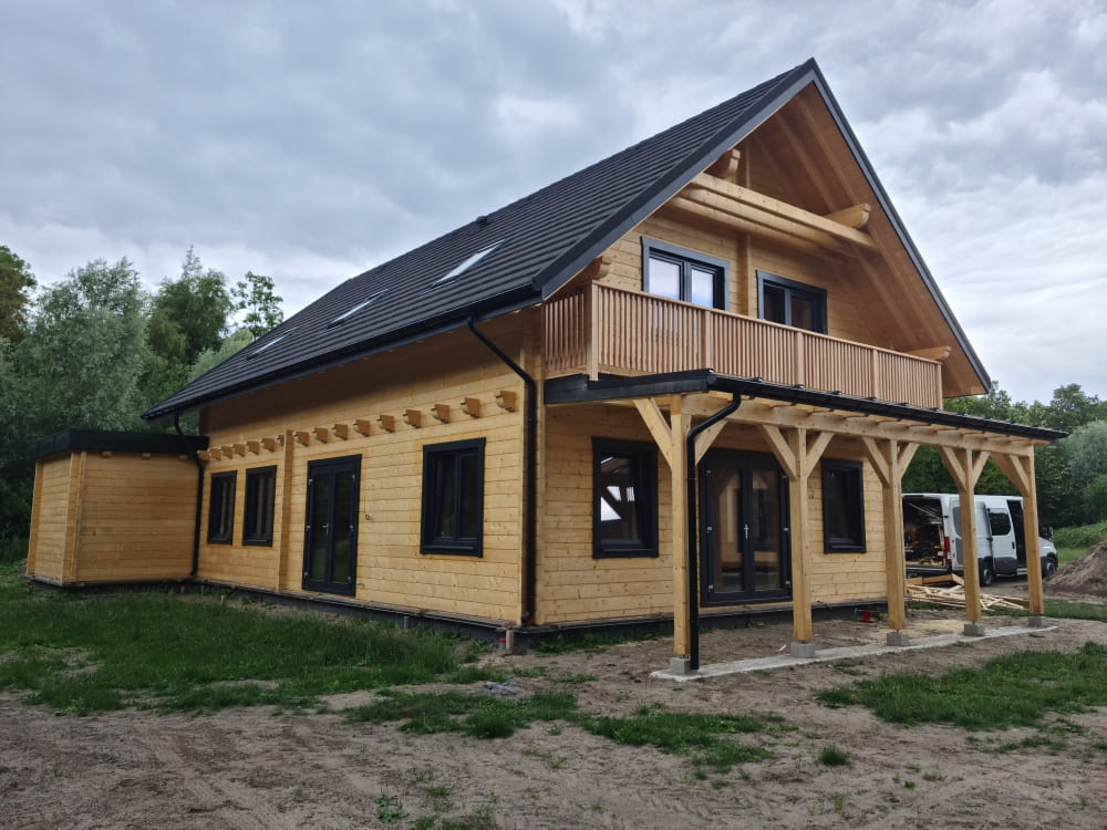 Blockbohlenhaus winterfest 280qm NL